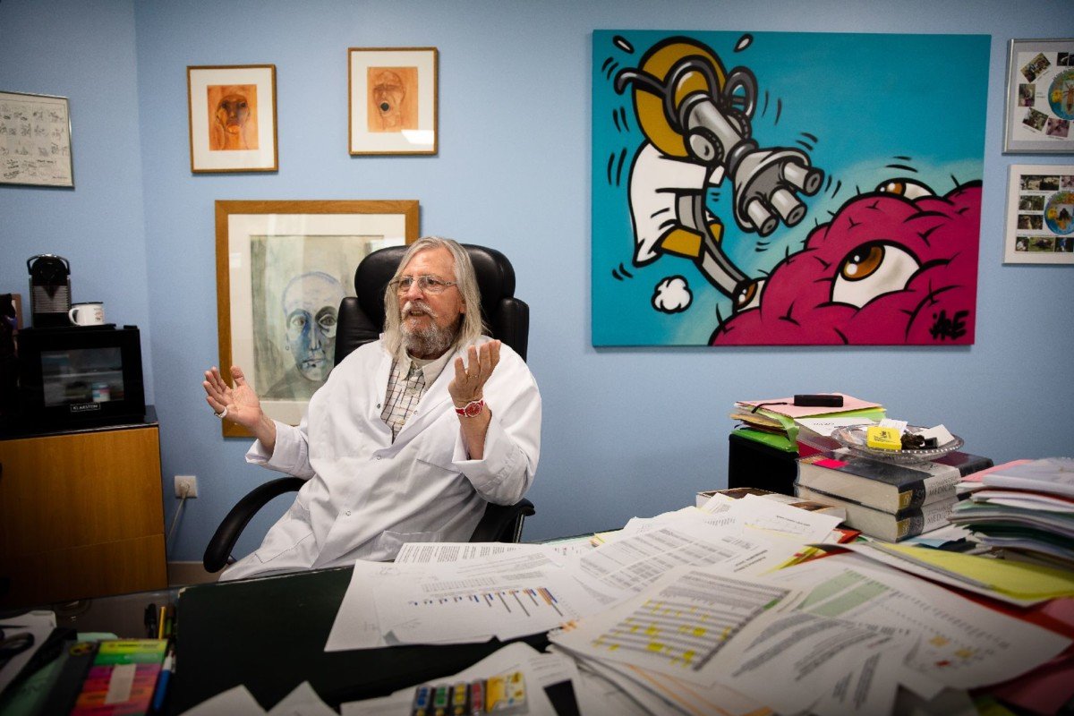 IHU Mediterranee Infection de l'hopital de la Timone a Marseille - Books